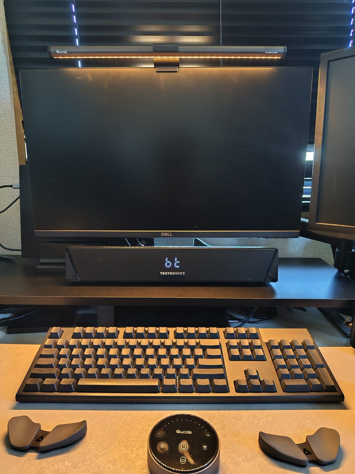 無線リモコン+バックライト付でアンダー1万円な良コスパライト｜Quntis 40cm モニターライト HY214 レビュー