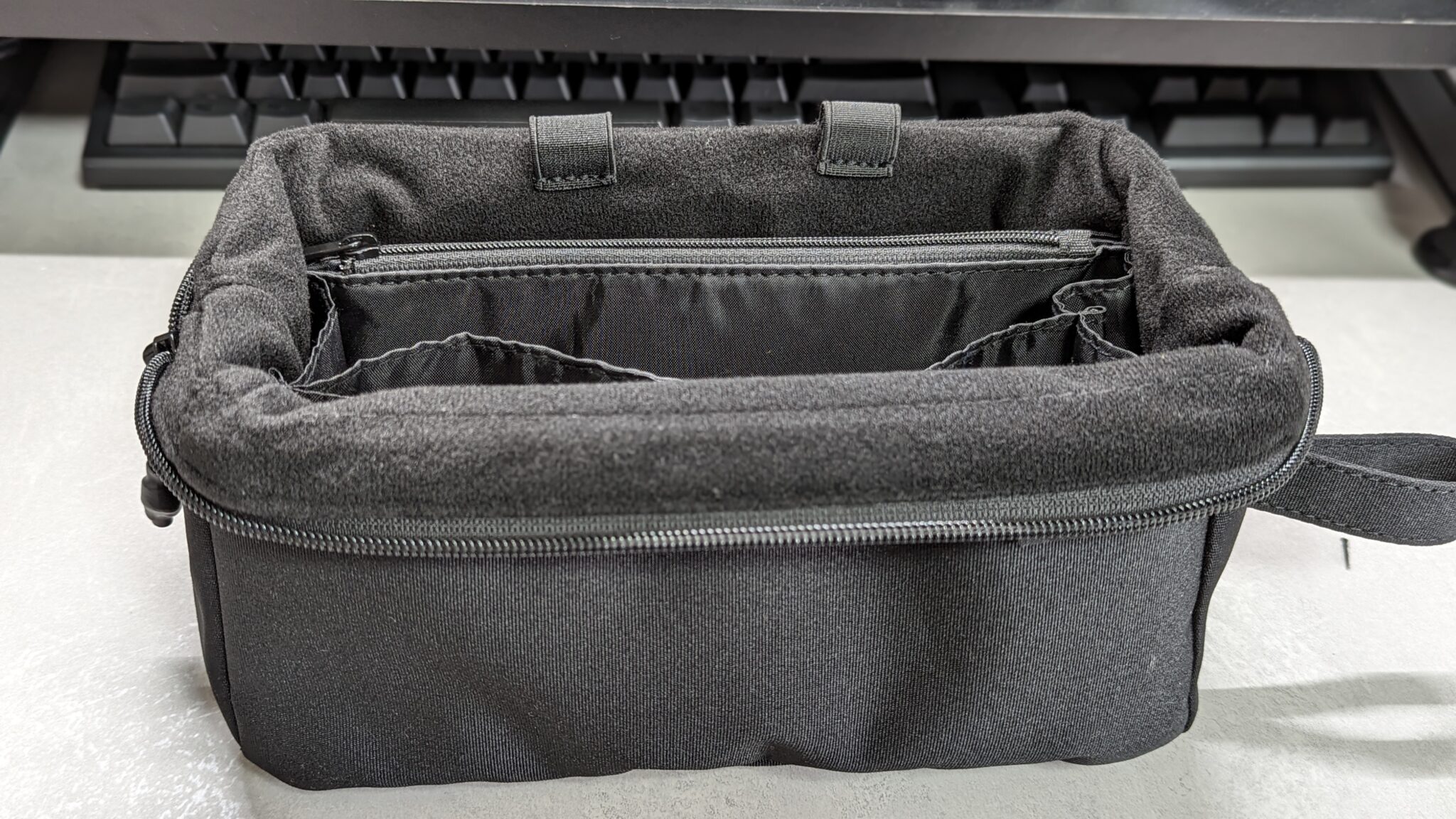 大容量・多ポケットなガジェットポーチの決定版｜Evoon ガジェットポーチレビュー | GadgeLaBox