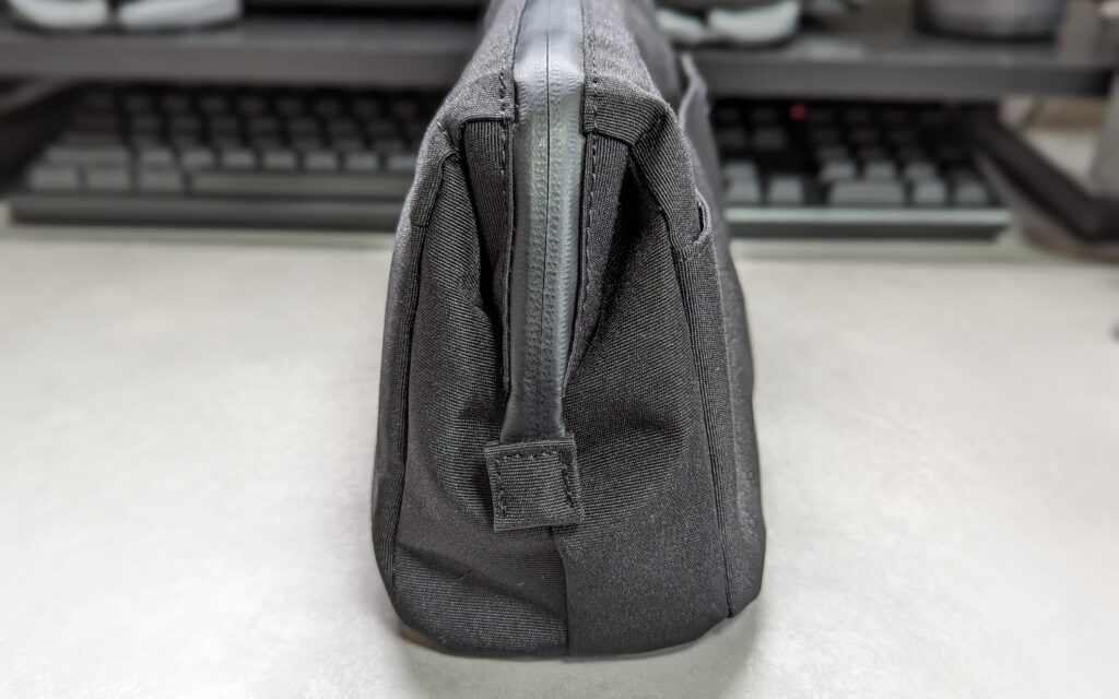 大容量・多ポケットなガジェットポーチの決定版｜Evoon ガジェットポーチレビュー | GadgeLaBox