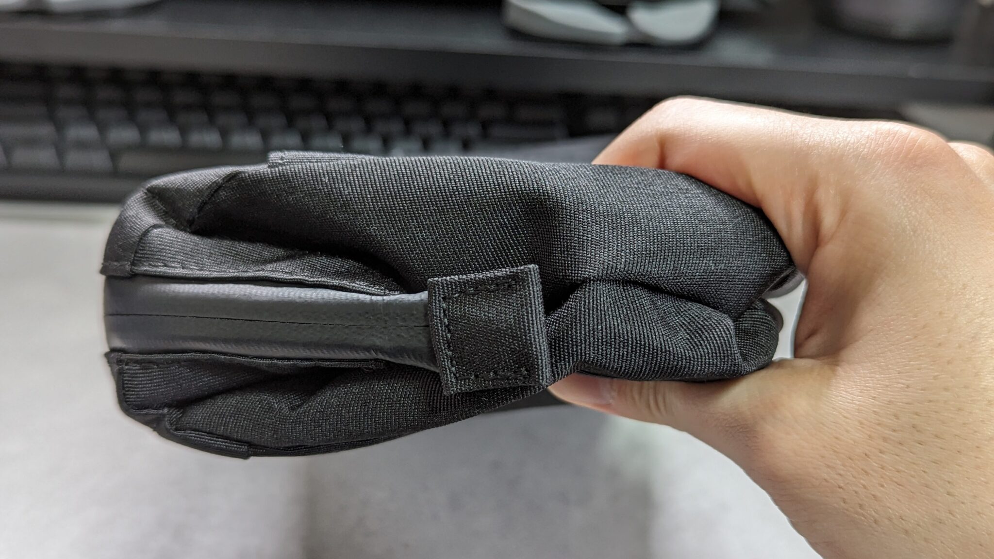 大容量・多ポケットなガジェットポーチの決定版｜Evoon ガジェットポーチレビュー | GadgeLaBox